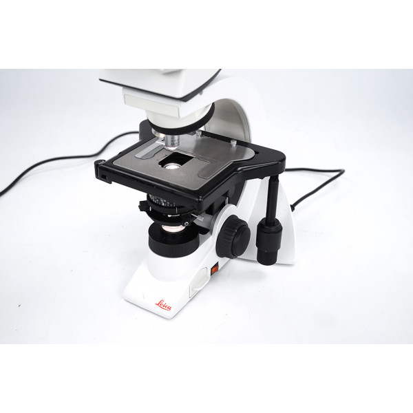 Leica DM1000 Halogen Routine Microscope Mikroskop 4 10 40x CL/PH Cond ...